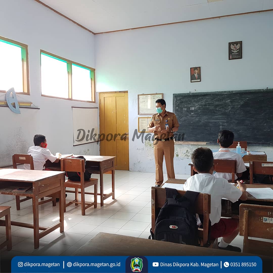 Workshop Seni Batik Khas Magetan bagi Guru dan Karyawan SMPN 2 Parang ...